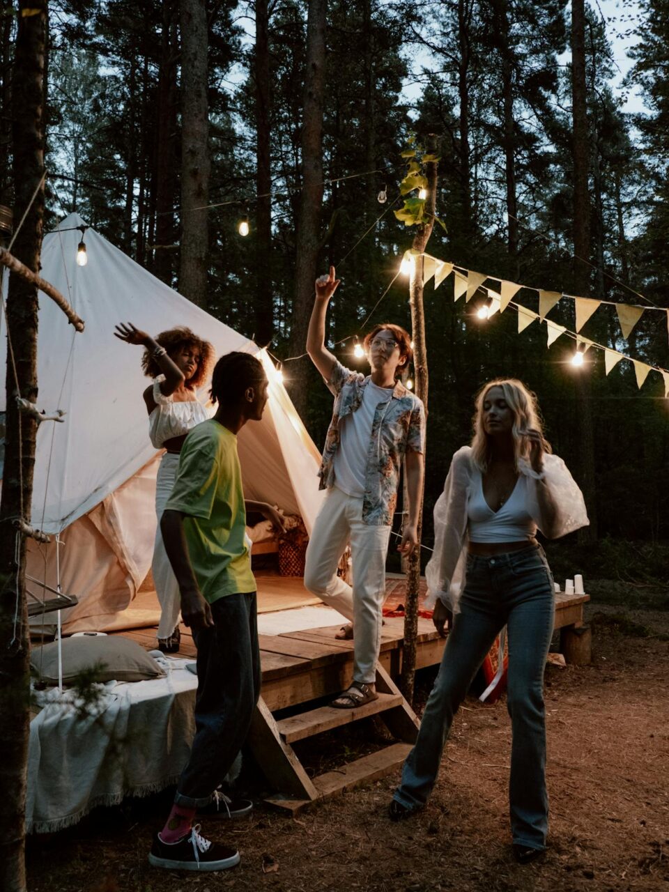 The Ultimate Camping Guide for Beginners: Tips, Packing List & Survival ...