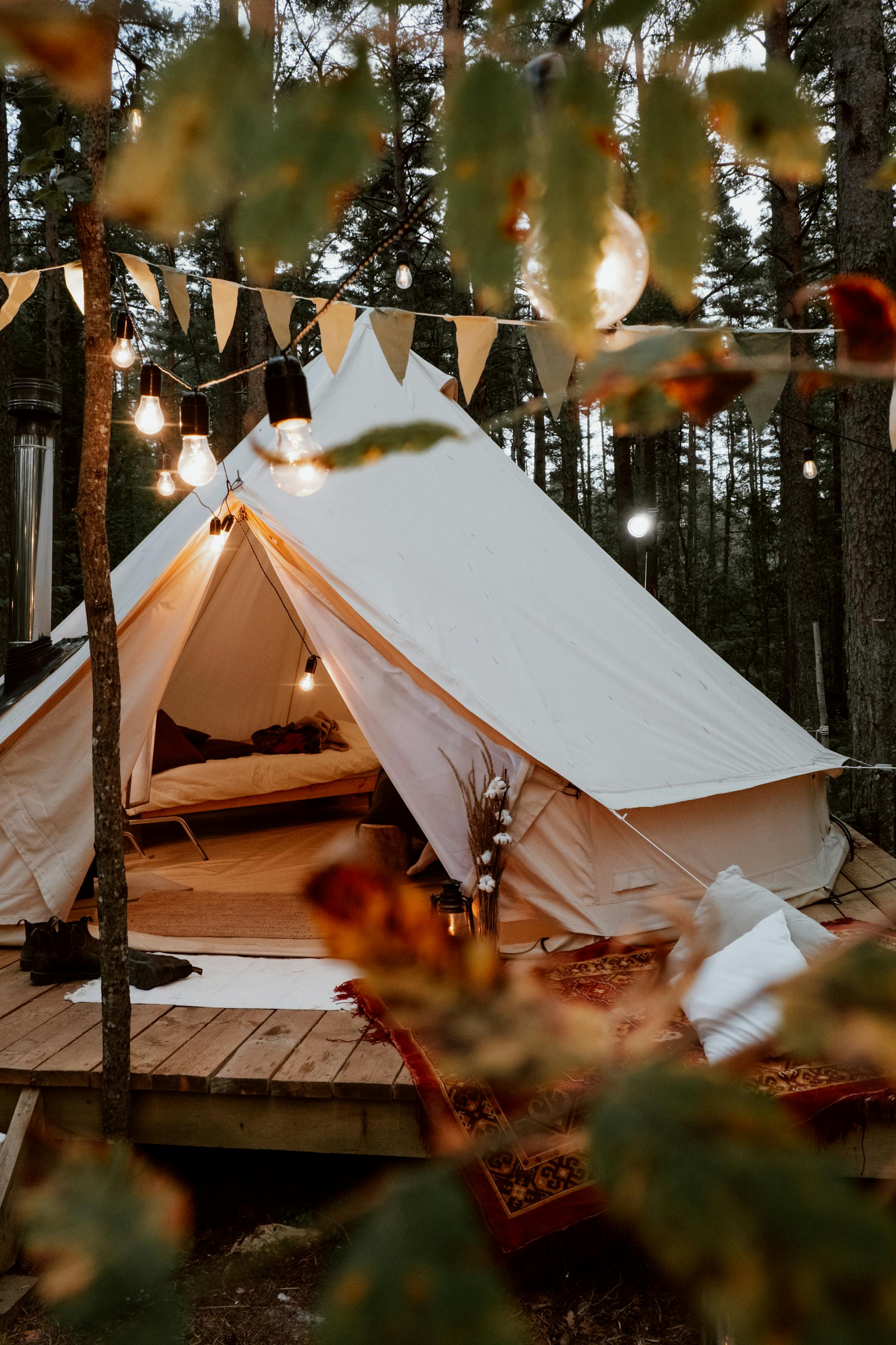 Ultimate Glamping Packing List – 35 Essentials for a Luxury Camping Trip